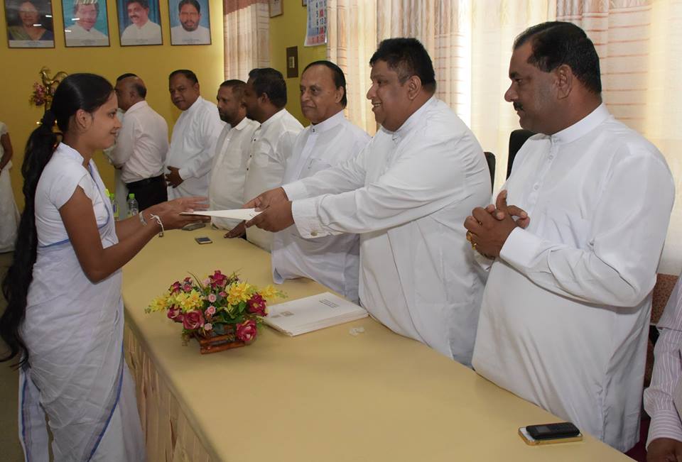 රැකියා විරහිත උපාධි හා ඩිප්ලෝමාධාරීන් 334කට ගුරු පත්වීම් – Uva ...